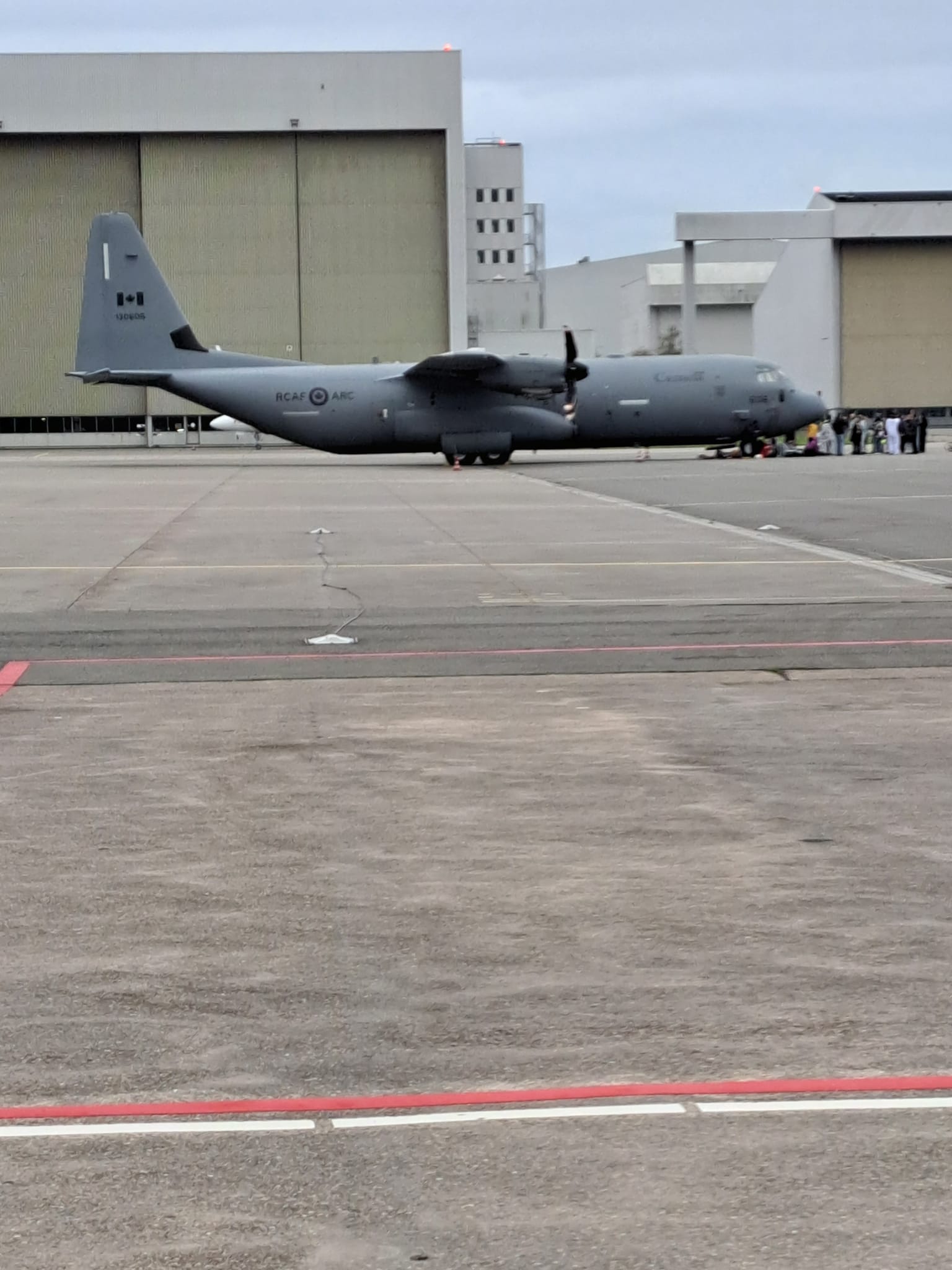 SCHIPHOL 5-11 Hercules CC-130J SUPER van de Canadese Luchtmacht – c ...